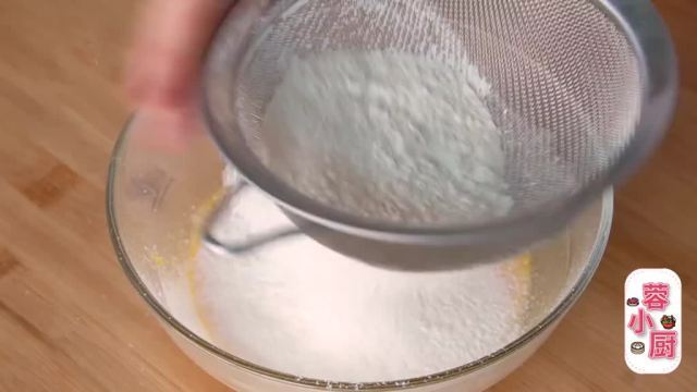 松饼这样做比蛋糕还好吃,平底锅就搞定,3个小技巧,比云朵还软