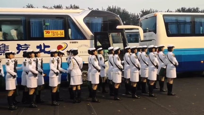 来了!来了!受阅部队正在集结!