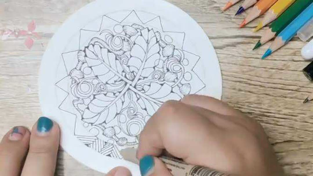 享受当下,让生活不在枯燥,一起画禅绕画吧,简单有趣还静心解压