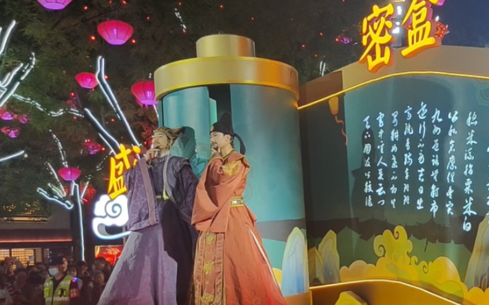 【盛唐密盒】杜:“你还知道灯塔水母”~房:“我刚百度百科的”