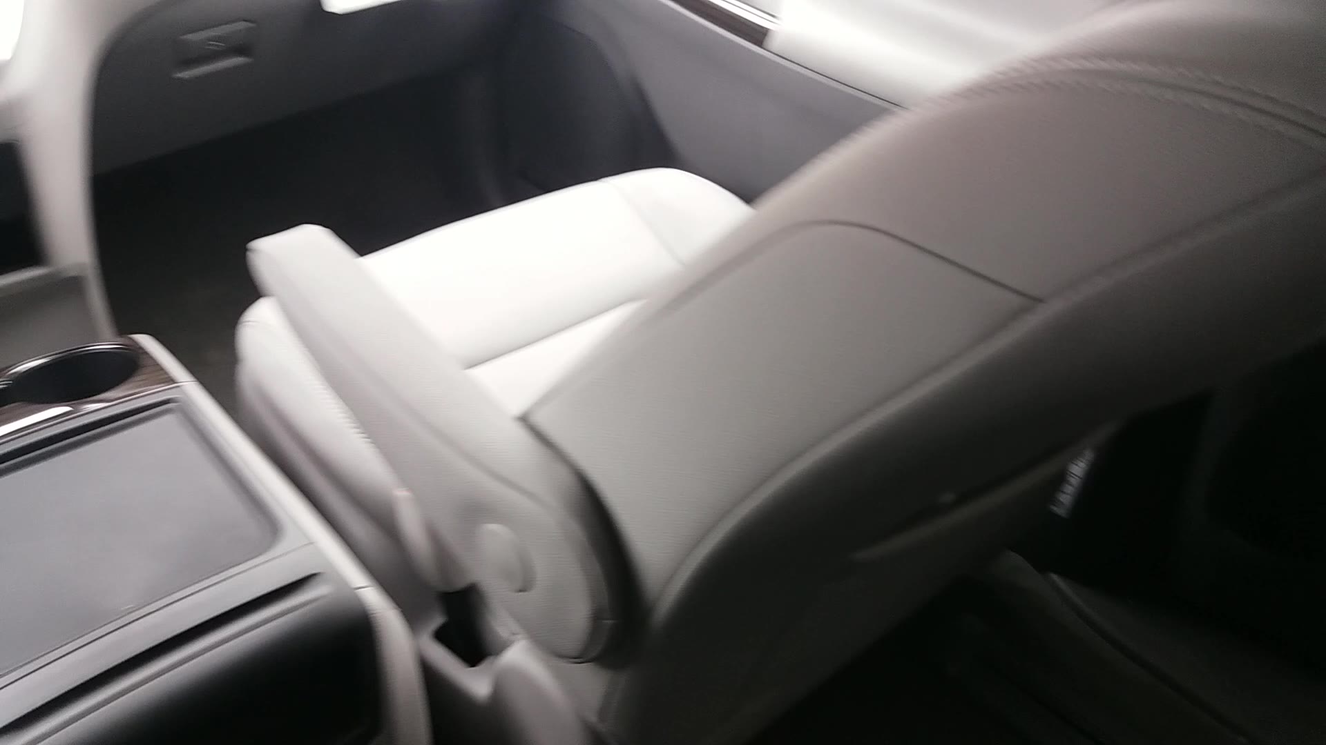 全能四驱商务车 纯进口丰田塞纳奢华舒适商务