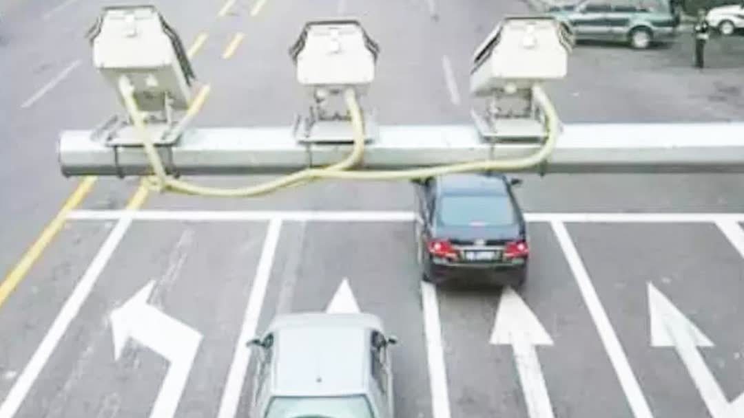 史上最严交警监控系统上线,你在车内做什么都看得一清二楚