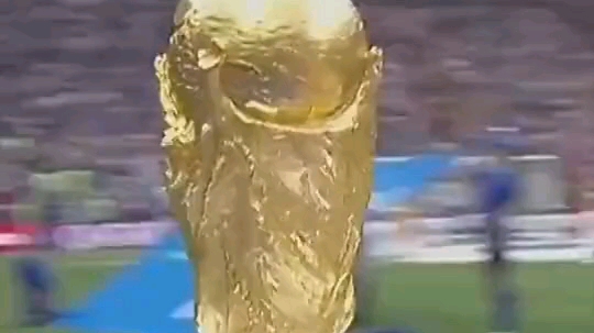 本世纪世界杯捧杯时刻!这几支世界杯冠军中,你认为谁实力最强?