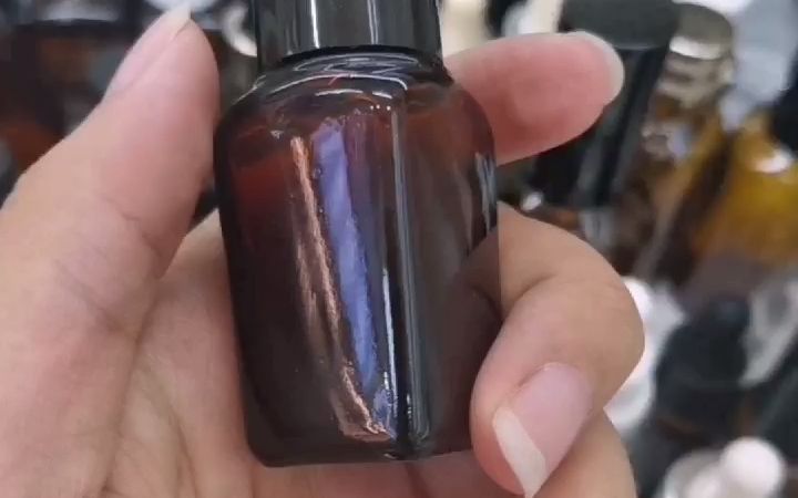 Madihah彩妆原液瓶精华液玻璃空瓶代加工OEM贴牌,精华液瓶子护肤...