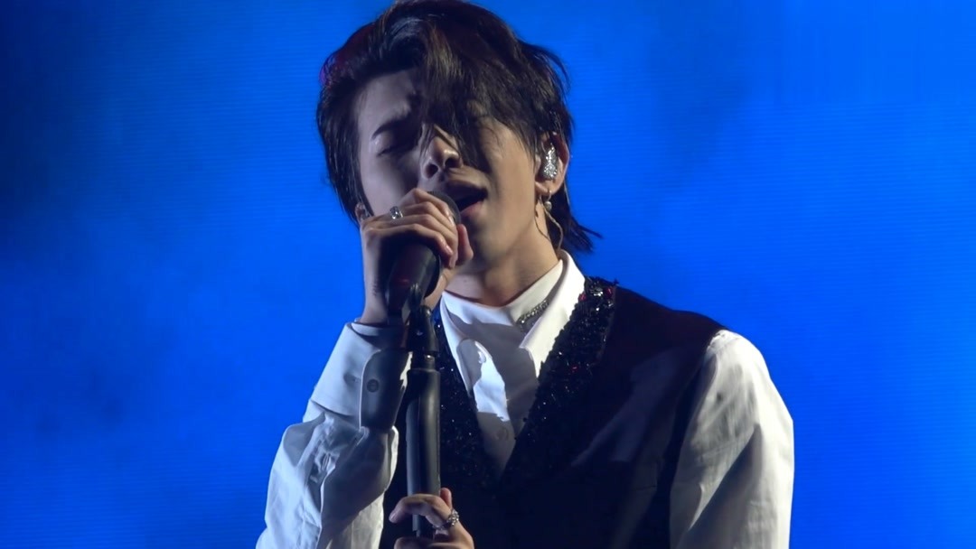 蔡徐坤2021个人巡回演唱会,全场流泪的《没有意外》