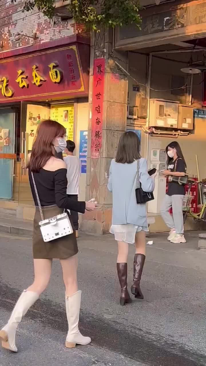 看着你消失的背影,我却无法挽留