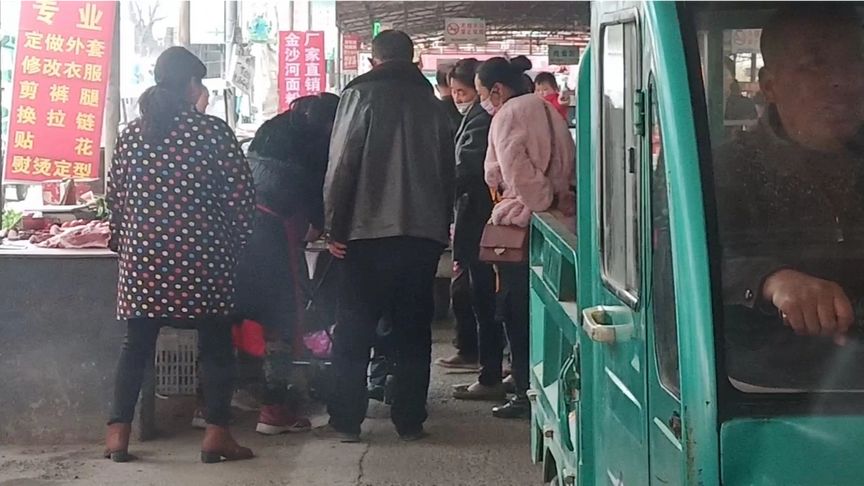 没关电门的电动三轮车