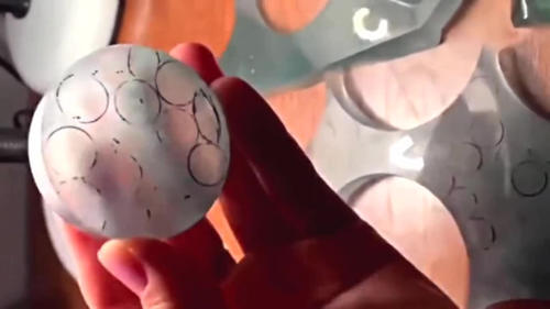 玻璃种镯心却拿来做翡翠珠子,如果是你,你会任何利用?