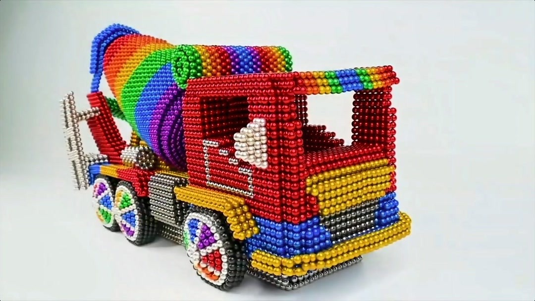 玩具模型DIY,看看如何用巴克球拼装混凝土搅拌玩具车!