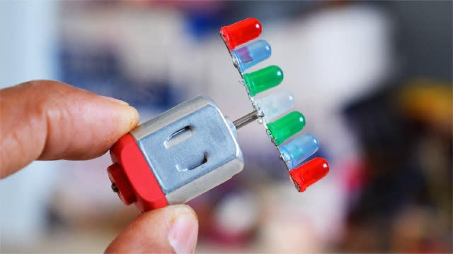 创意发明,电机和LED灯制作跑马灯