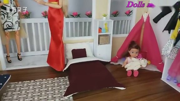 女孩最爱看的动画 芭比娃娃们的漂亮玫瑰小屋的搭建和装饰