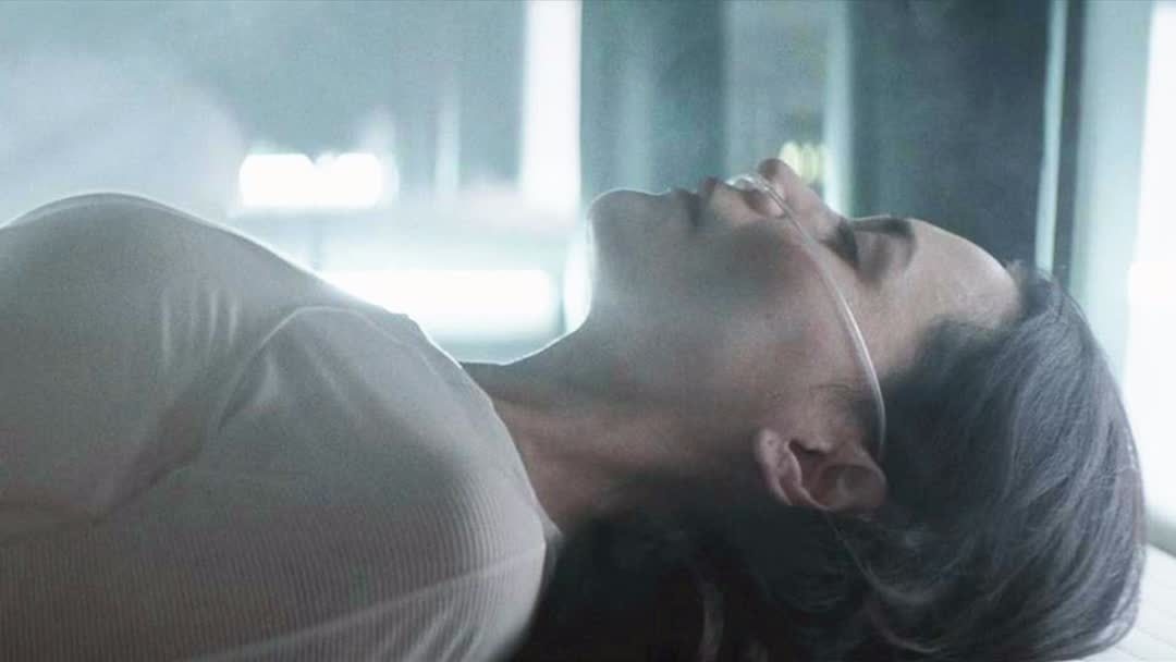 影视:世界末日降临,地球已不适合人类生存,人们纷纷进入休眠仓