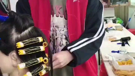 今日美发课堂标准杠练习学习美发还是选择环球好小班制理论加实践学...