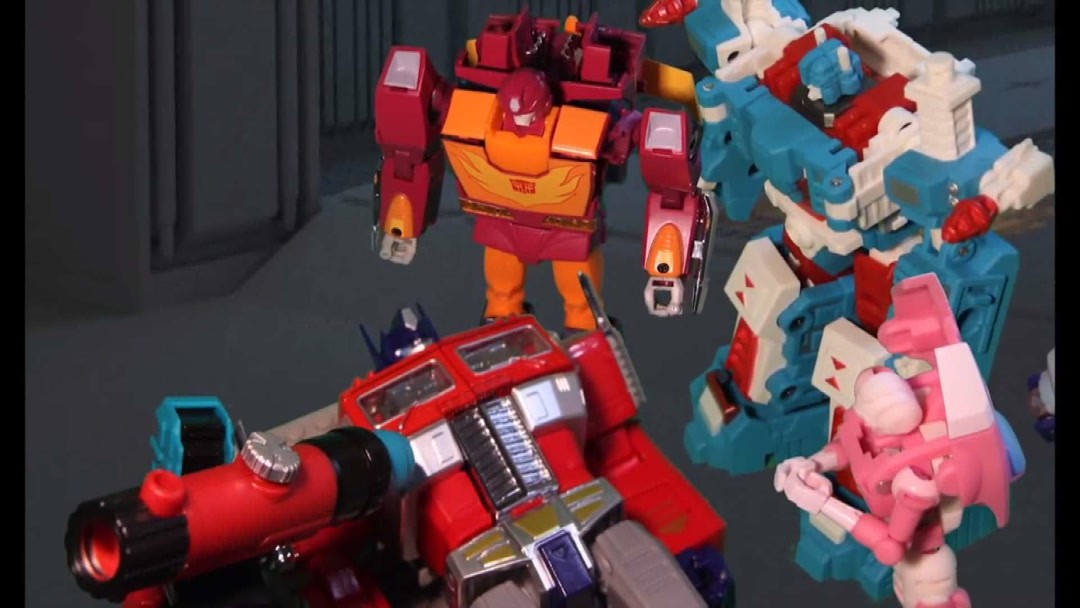 擎天柱之死1986年日本动画片还原领袖模块交给谁了