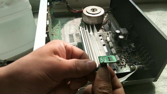 当功放电位器放音量咔嚓咔嚓响时,用这个方法一般情况就能解决