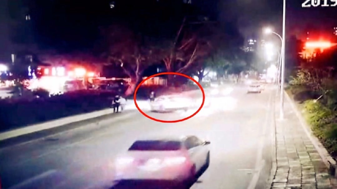 吓坏车内5岁女儿!女子醉驾逆行撞飞路人拒不承认:没喝