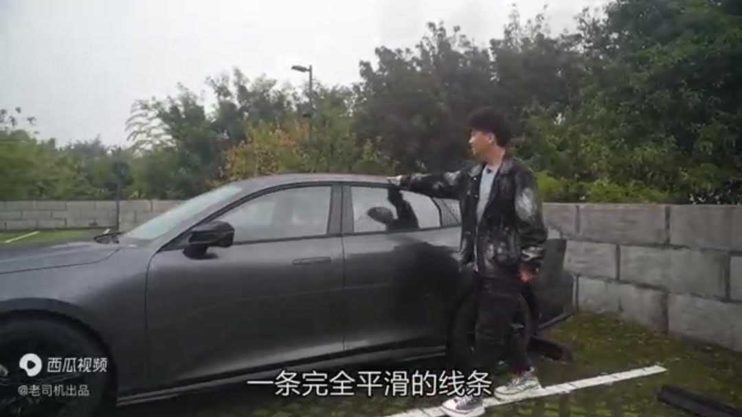 长安UNI-V,车身设计方面聚焦驾乘和碰撞安全