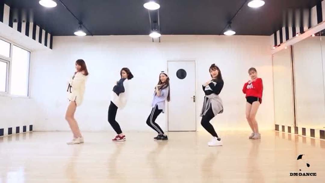 2019热门舞蹈视频《新年快乐》舞蹈室排练版,简单易学舞蹈教程