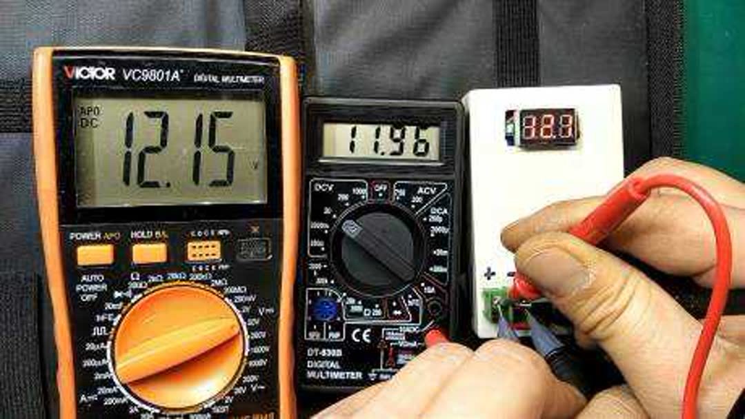 几块钱买的万用表,看看能不能用,很小,很方便,很便宜