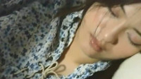 大叔化身科学怪人,为被他迷晕女子注射药剂,可怜女子成为试验品