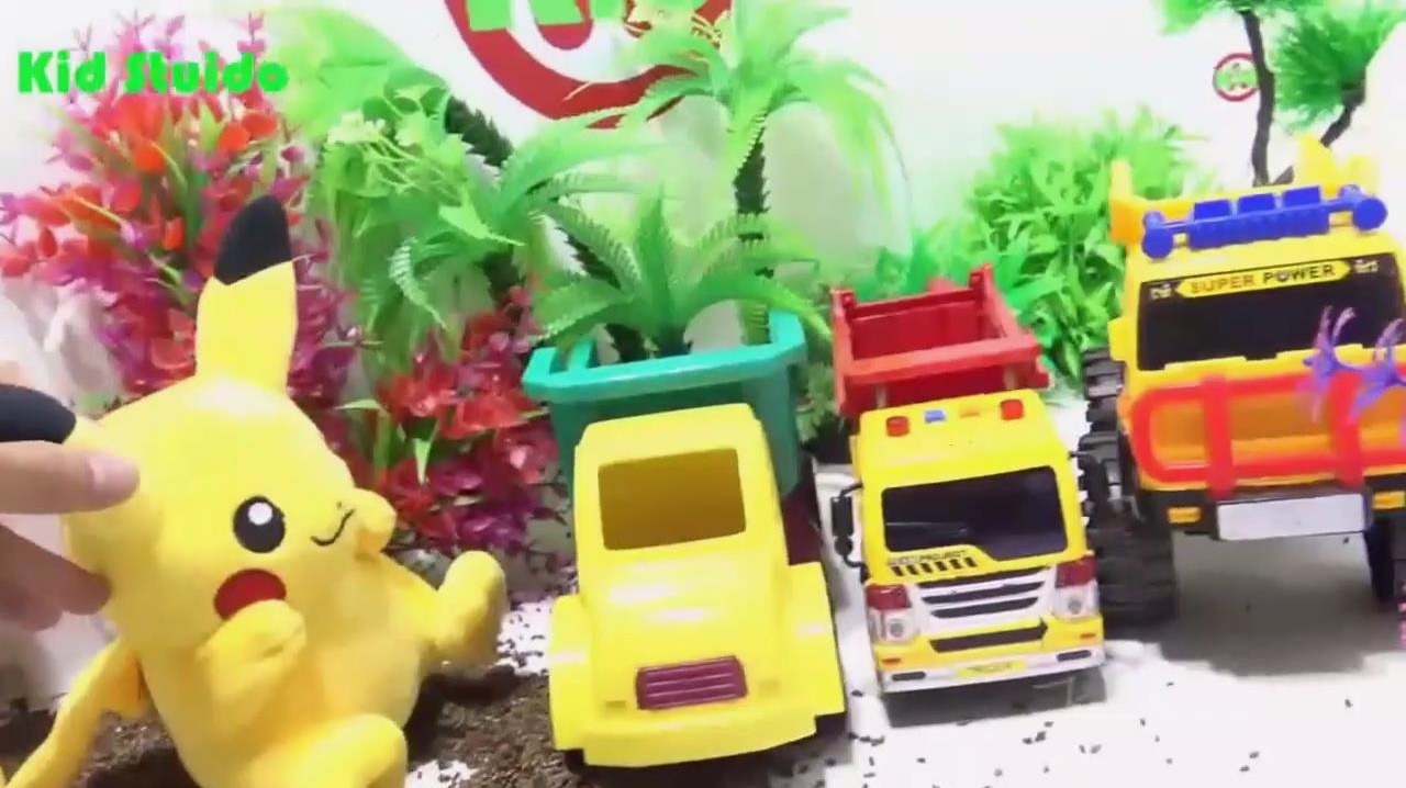 汽车消防车和皮卡丘玩具试玩,婴幼儿宝宝早教益智游戏视频