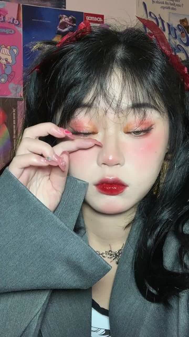 圆圆脸要记得横着打腮红不要画一字平眉不要为了显瘦狂打修容粉要...