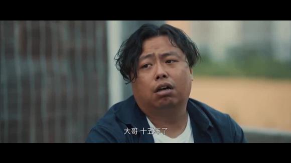 《滚动的钢蛋》每个月给大哥往里面送烧鸡,出来之后要卖BB机