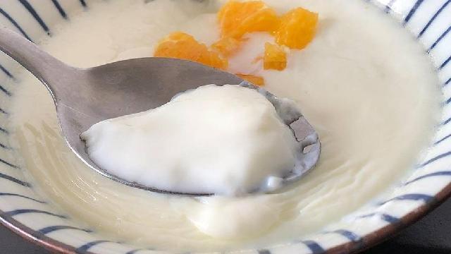 教你在家自制双皮奶,甜蜜嫩滑,入口即化,奶香味浓郁,做法简单