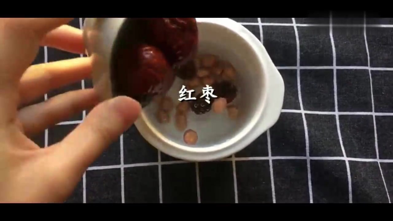桂圆红枣花生这么炖,安神、健脾,营养美食