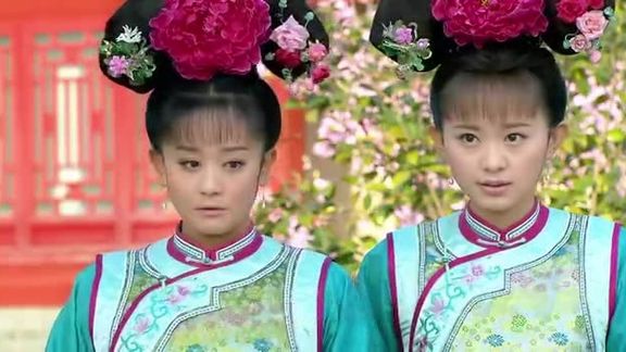 《新还珠格格》乾隆大秀球技,小燕子好佩服啊!