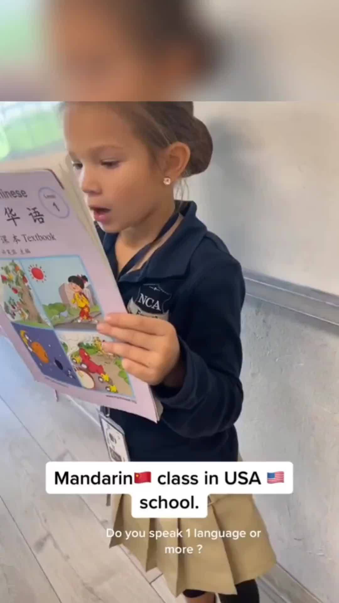 美国班级里的语文课代表,网友:发音挺标准的