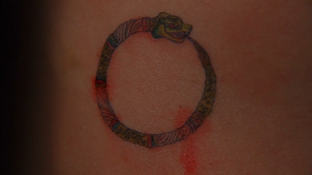 美剧《X档案》会说话的纹身,不但憎恨女性,还会教唆主人杀人