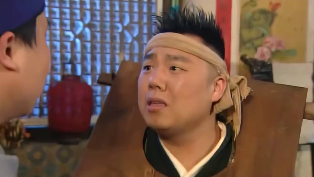 《武林外传》小六把大嘴缉拿 豆腐也是凶器!