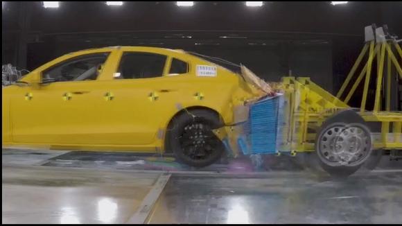 2019款沃尔沃S60碰撞测试