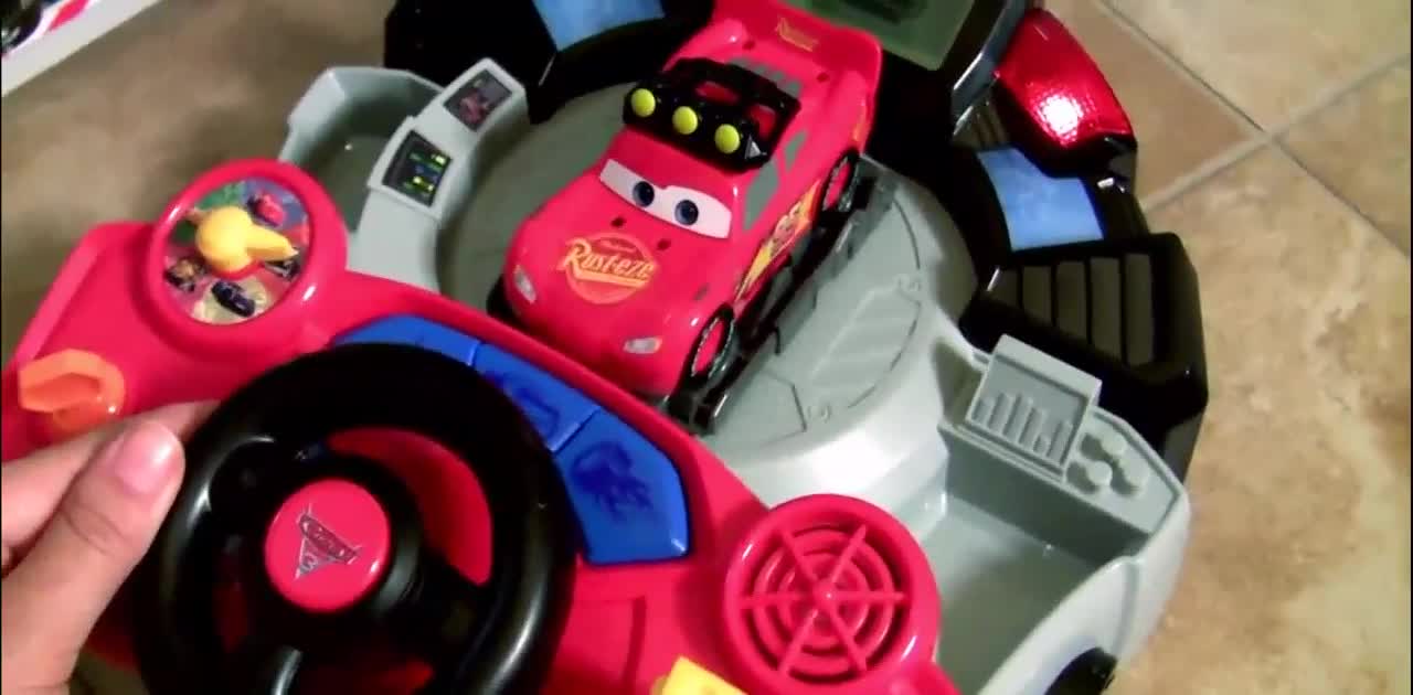 闪电麦昆带来模拟器进行模拟比赛练习