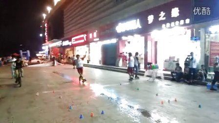 炫轮飞舞轮滑。小陈。水漂前单轮外规
