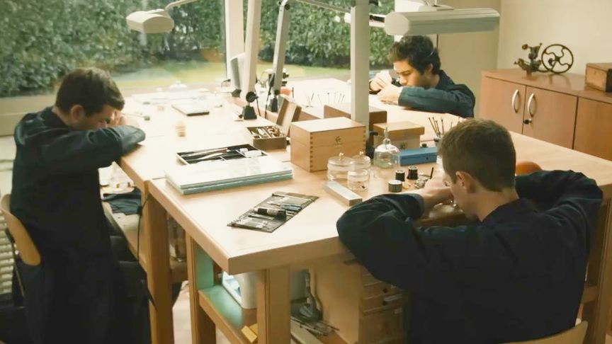 如何制作一块三维立体的双轴旋转陀飞轮腕表