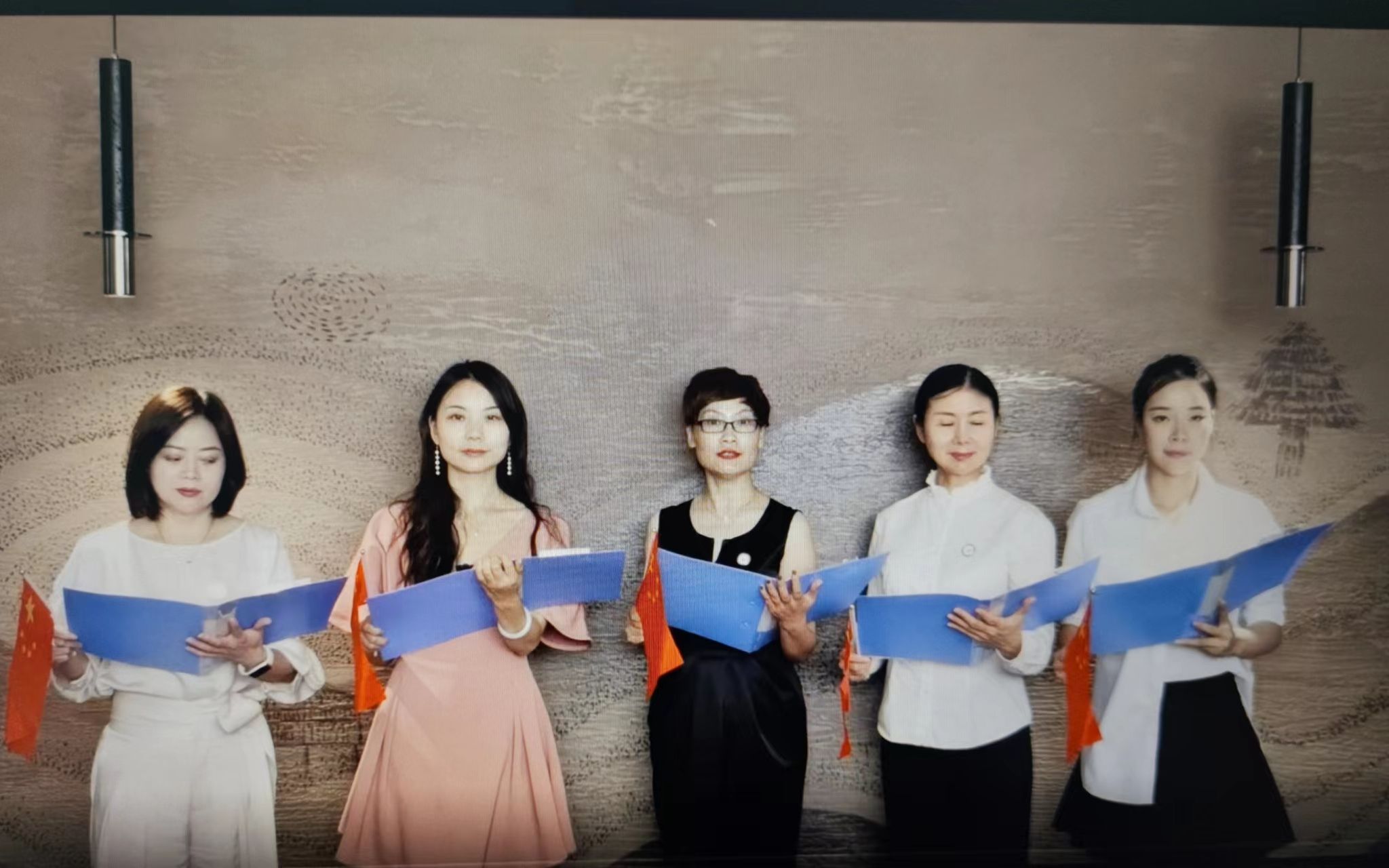 13成都市成华区女企业家协会-《我的祖国》