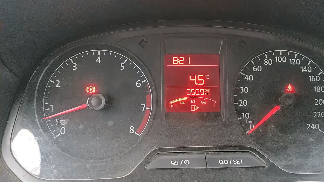 公里表和转速表都分不清,难怪会挂科