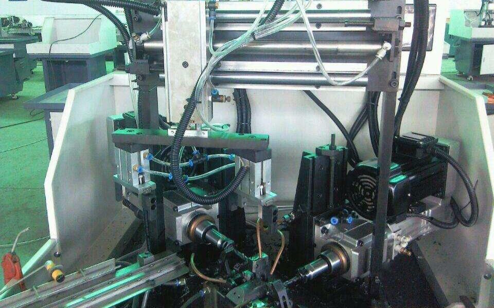 扣件送料机构设计要点,送料机构的组成,卡扣如何与载具进行组装