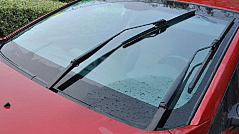 雨刮器刮不干净怎么办?教你一个小妙招,车窗清晰到看不到玻璃