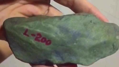 收藏多年的玉石,价值8位数翡翠原石