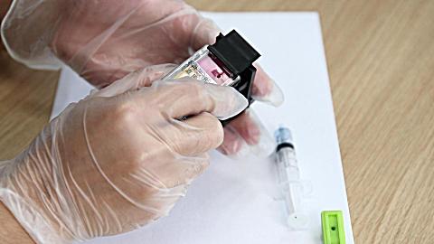 惠普墨盒吸墨教程