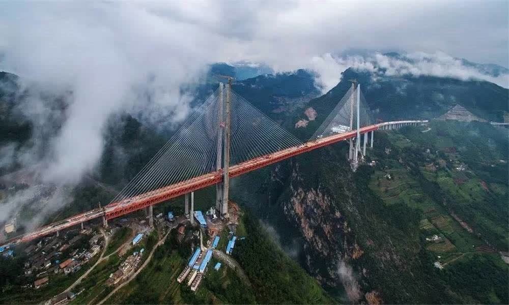 3年造成565米高的世界第一桥,中国毫无压力,不愧是"基建狂魔"