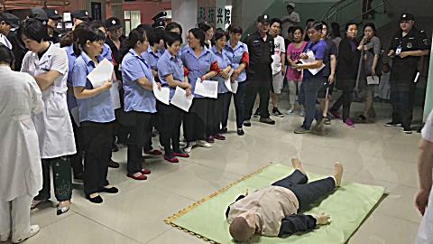 门诊突发事件应急演练