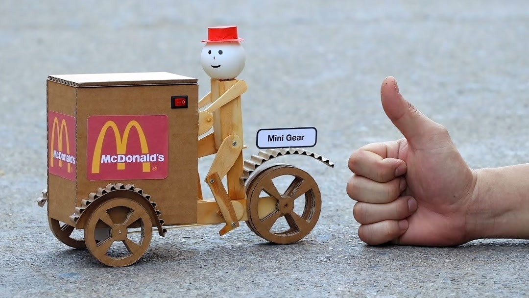 DIY实验室:神奇的电动自行车,机器人当麦当劳送货员!