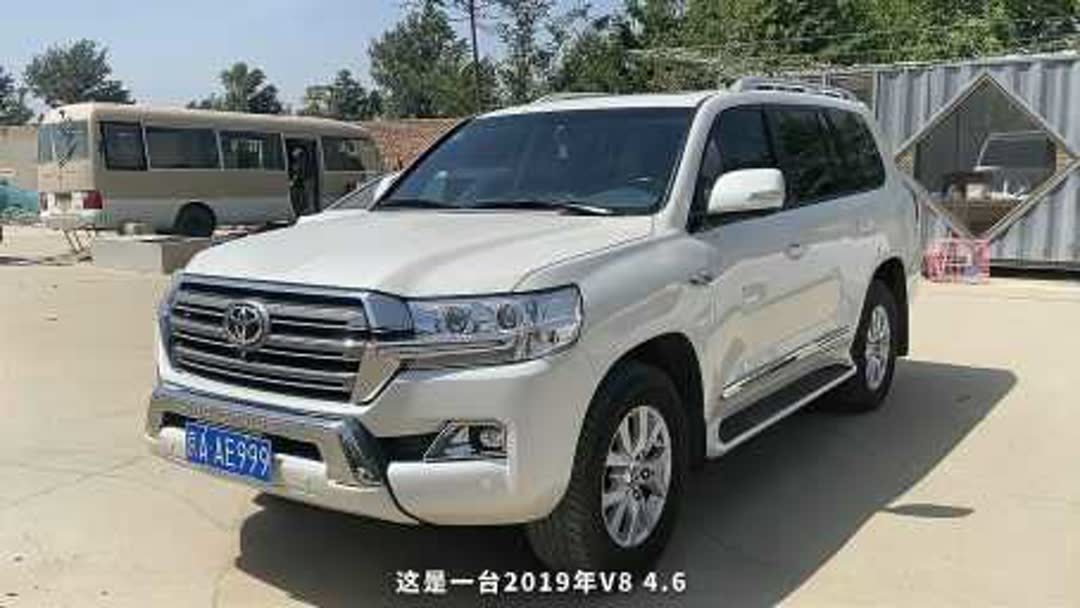 一代越野神车-丰田酷路泽,2019款V8 4.6当年落地多少钱?