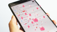 微信可以设置“樱花”特效了,打开微信樱花就满屏飘落,非常好看!