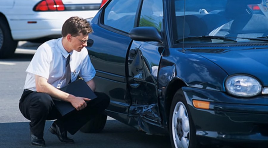 车停着被刮了,找不到肇事人该怎么办?