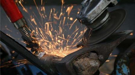 牛人用电池自制小型电焊机,方便又实用,成本只需几十元!